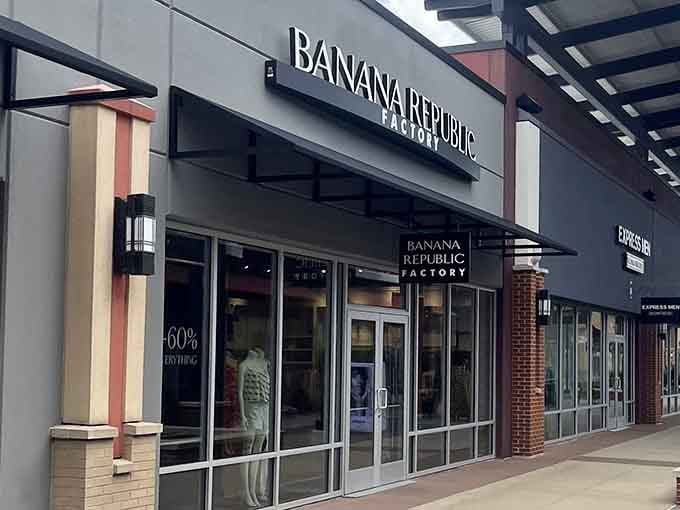 Banana Republic Factory transforms workwear shopping from necessary evil into actual pleasure with serious savings.