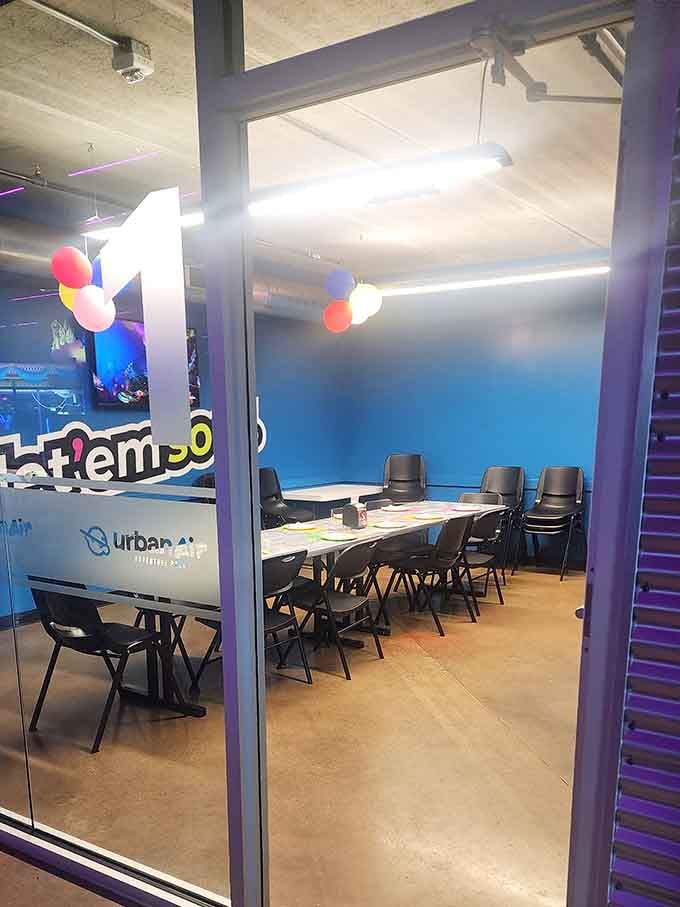 Balloons, long tables, and zero stress. This party room makes birthday planning look almost suspiciously easy.