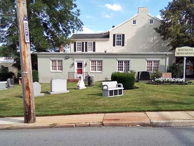 Even the monument shop in Westminster has curb appeal. This town simply cannot help itself.