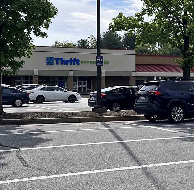 Tucked into a shaded shopping center, the 2nd Ave sign peeks through the trees, practically whispering that something worth stopping for is right over there.