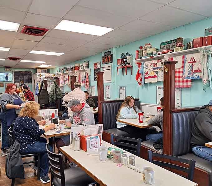 A full house of happy people, which is really the only review a great diner ever needs.