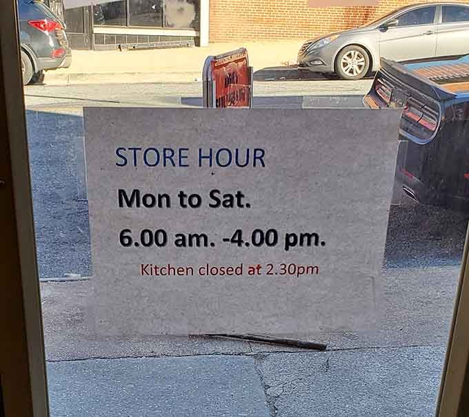 Monday through Saturday, 6 AM to 4 PM. Early risers and lunch crowds, this one's calling your name.