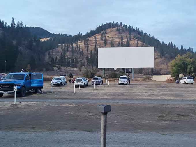Mountains behind, screen ahead, and absolutely nowhere else you need to be right now. Eastern Washington wins again.