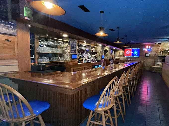 The bar area invites you to settle in with a cold drink while contemplating which seafood platter to order.