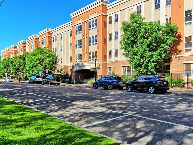 Twin River Commons offers the kind of clean, comfortable living that makes you wonder why you ever paid more.