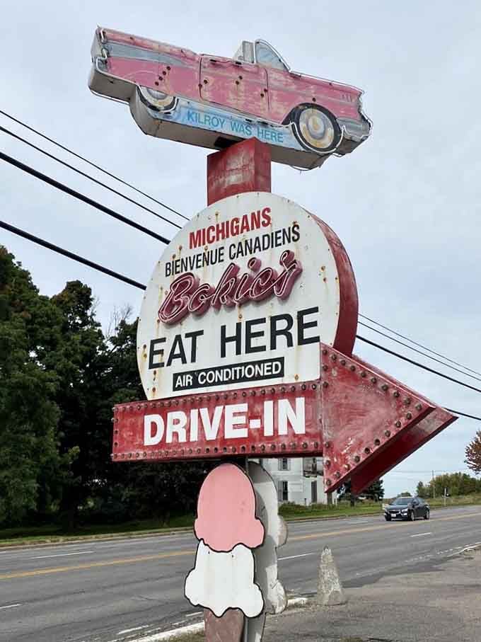 Vintage signage welcoming Michigans and Canadiens alike, because good food recognizes no borders or hockey rivalries.