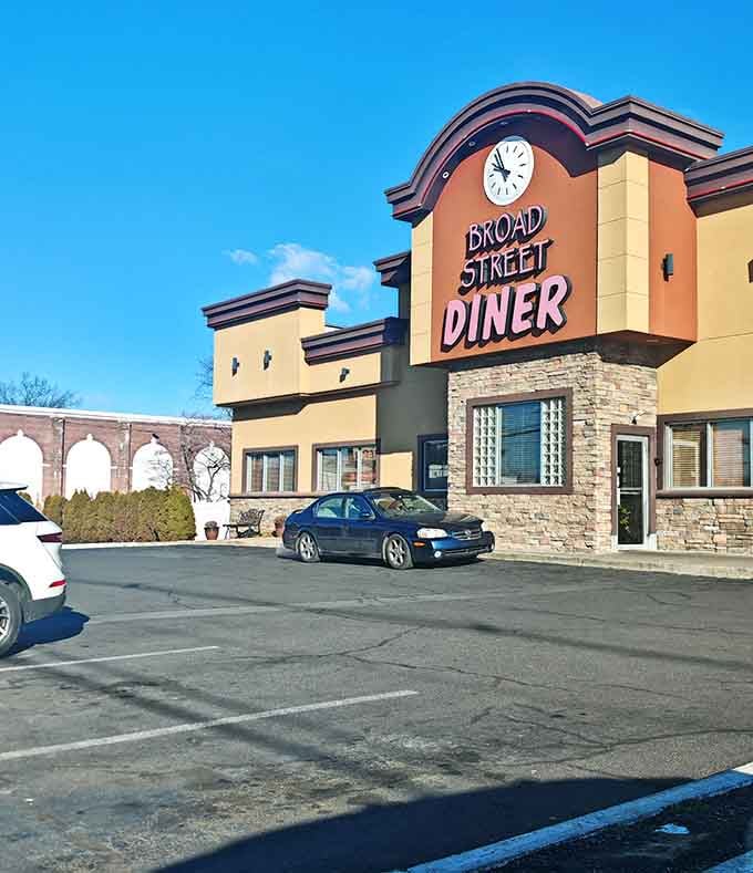 Plenty of parking and a sign you can spot from down the road, your breakfast destination is right here.