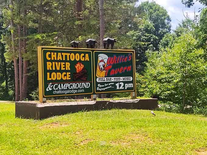 Bear sculptures on the sign, a tavern with food and music, and a campground behind it all. Long Creek, you had us at hello.