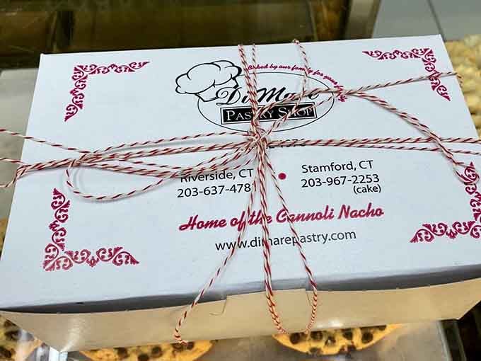When a bakery ties up their boxes this beautifully, you know they care about every single detail.