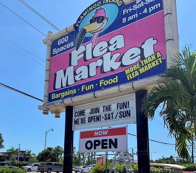 Six hundred spaces, bargains, fun, and food. The sign says it all, and it is not exaggerating one bit.