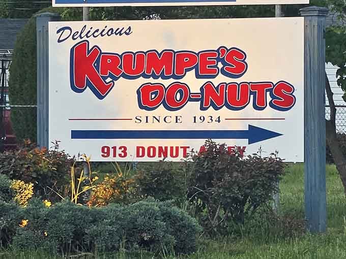 Since 1934, this sign has been making promises it absolutely keeps, night after glorious night.