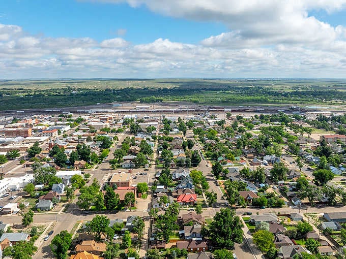 From above, La Junta spreads across the plains, a community where space and affordability still coexist peacefully.