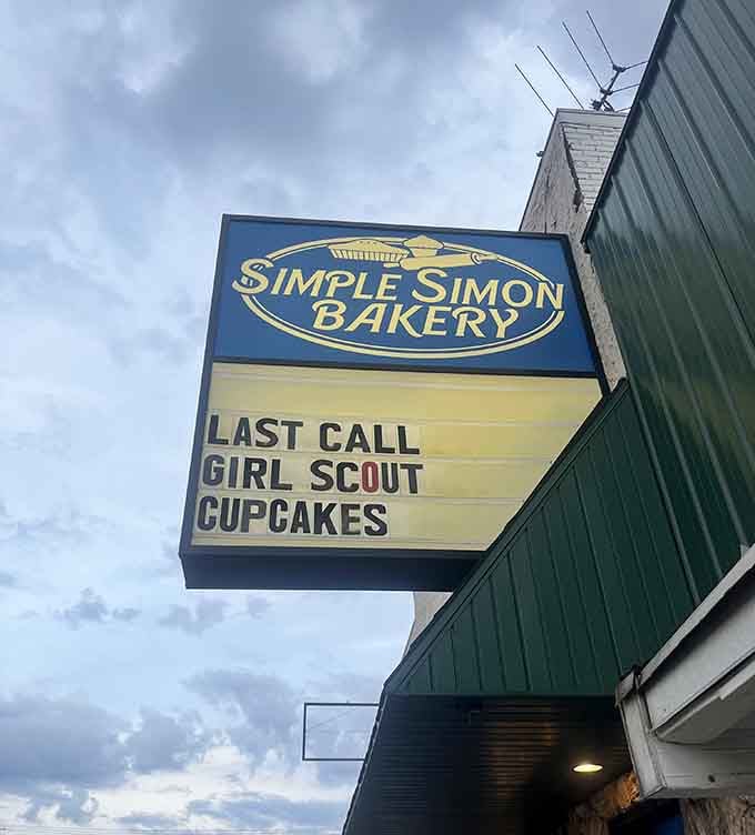 Last Call Girl Scout Cupcakes on the marquee. Simple Simon Bakery knows urgency is the best marketing tool.