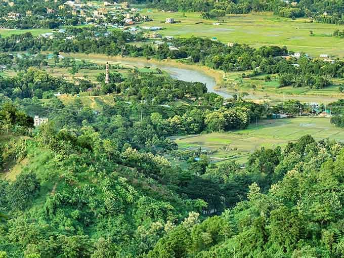 The rolling green landscape surrounding Springfield stretches out endlessly, reminding you exactly why the Ozarks have such a devoted following.