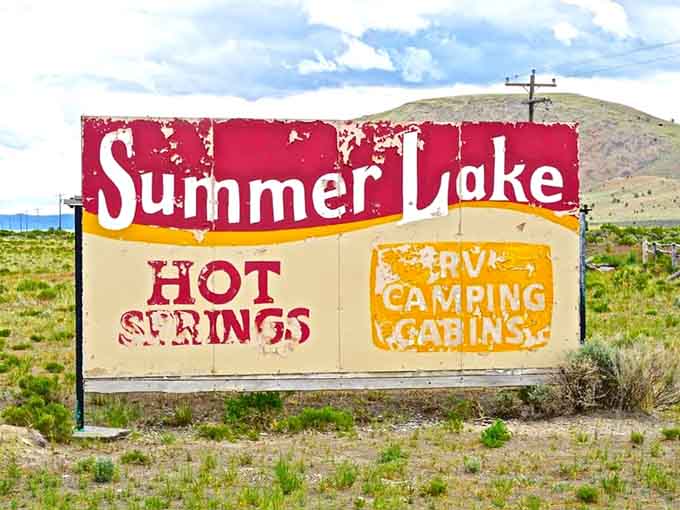 That vintage sign has seen decades of stressed-out visitors arrive and blissed-out visitors leave&mdash;it knows what's up.