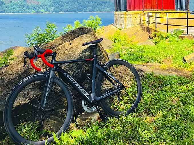 Lean your bike against the rocks, look out at the Hudson, and remind yourself that this is all free.
