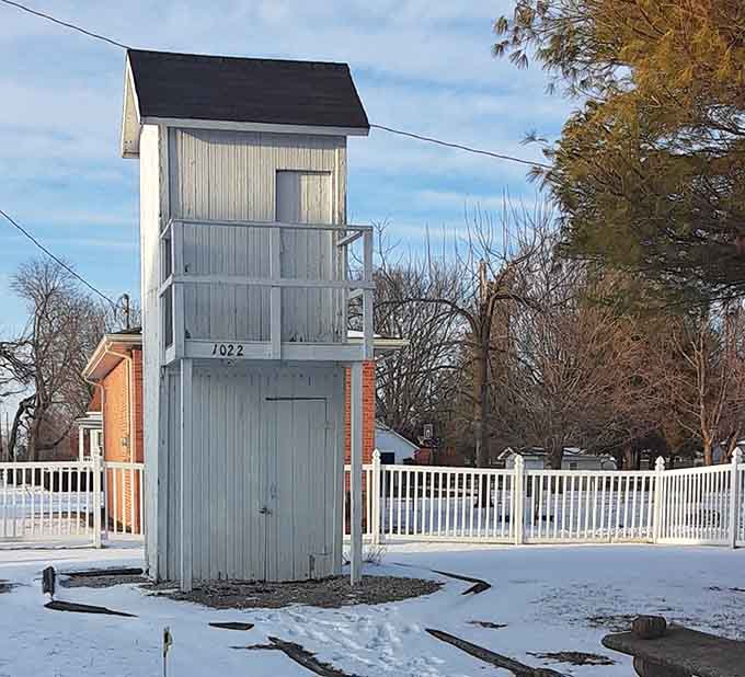 Snow on the ground, outhouse still standing. This thing has survived everything Illinois weather has thrown at it.