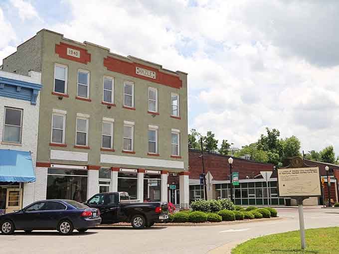That 1940 building isn't just standing tall, it's practically winking at you from Hodgenville's downtown square.