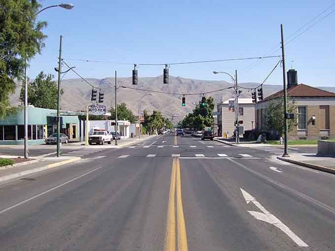 Wide streets and mountain backdrops prove small-town America still exists outside of Hallmark movies and nostalgia.