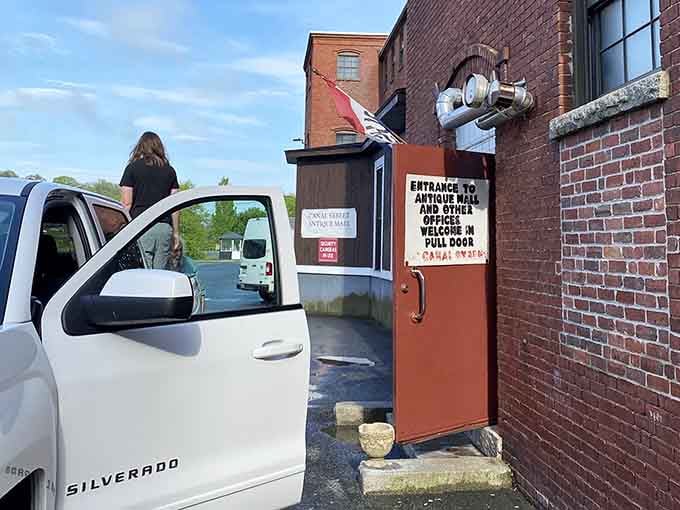 That hand-painted sign says it all: pull the door, come on in, and leave your schedule at home.