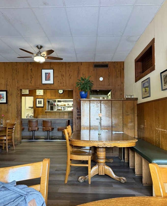 Wood paneling, ceiling fans, and mismatched chairs. Duarte's dining room is comfort food before you've even ordered.
