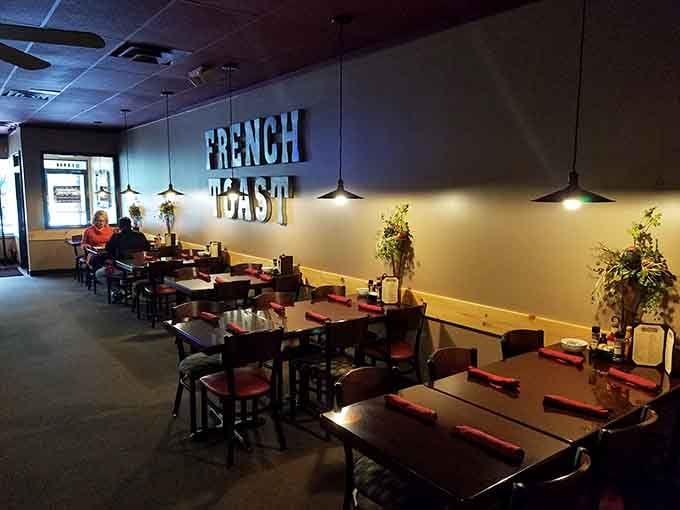 2. french toast bistro plymouth interior