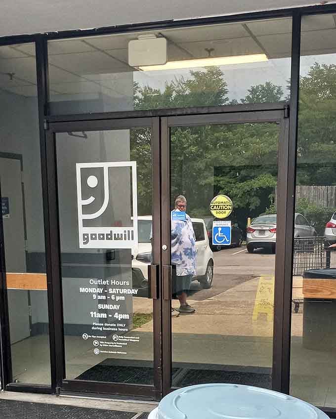 Those glass doors are the gateway to a pay-by-the-pound paradise, and yes, the hours are right there in plain sight.