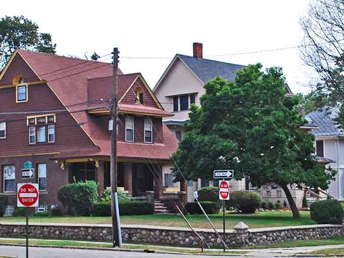 Franklin Boulevard's historic homes whisper stories of craftsmanship that modern builders simply forgot how to tell.
