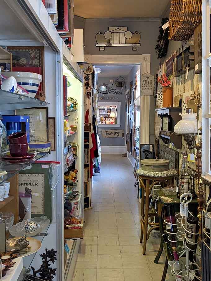 Every narrow hallway here is a rabbit hole, and you'll happily fall down every single one.