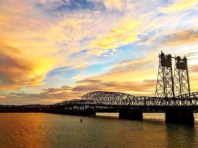 When the Interstate Bridge meets a Pacific Northwest sunset, even your phone camera feels like a professional photographer.