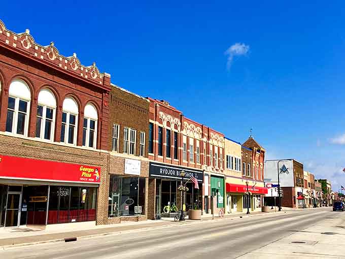 Austin's brick-lined main street serves up small-town charm with a side of George's Pizza.