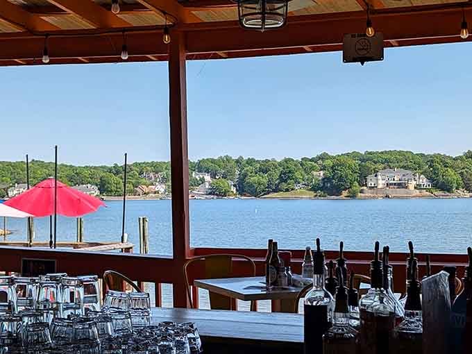 Behind that bar, Lake Wylie stretches out like a postcard you can actually drink in.