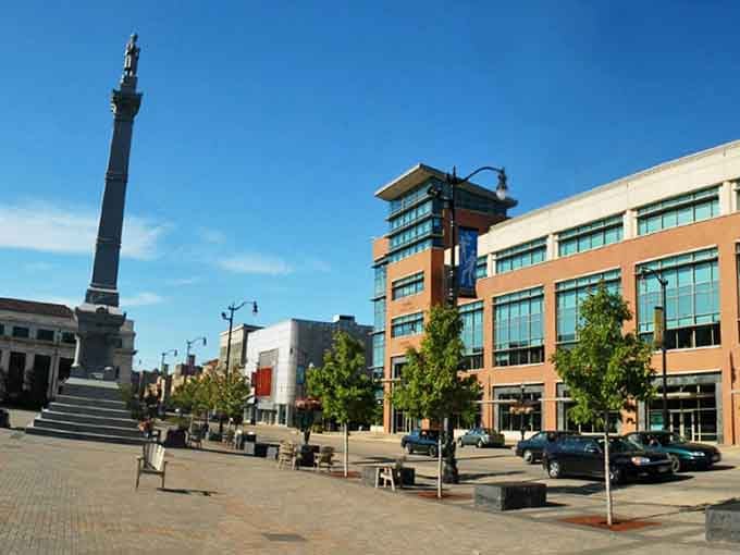 Racine's grand Civil War monument stands tall in a plaza so handsome it makes you want to sit down and stay awhile.