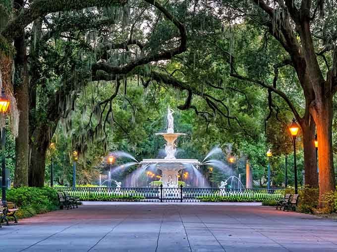 Spanish moss and gaslit fountains at twilight&mdash;Savannah knows how to set a romantic scene worth remembering.
