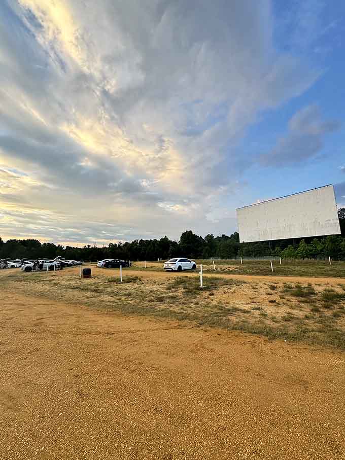White posts, gravel, open sky, and a giant screen. Sometimes simple is absolutely perfect.