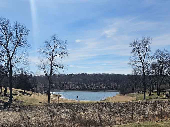 Even in winter's bare honesty, Lake Le-Aqua-Na holds its chin up and still manages to look absolutely stunning.