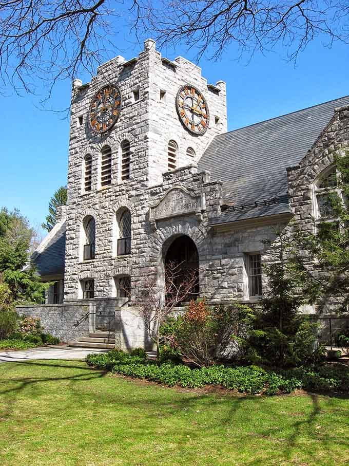 The Scoville Memorial Library proves that books deserve a building worthy of the stories inside.