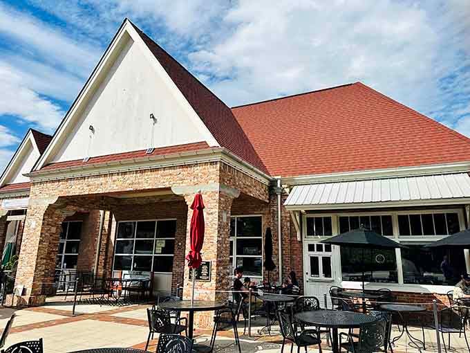 Railside dining in Tryon means good food with an even better view of mountain life.