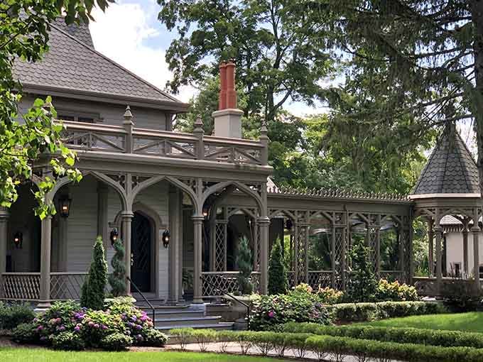 From this angle, the William Mason House looks like it belongs on a British period drama set.