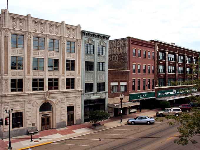 Albert Lea's ornate rooflines and arched windows make every stroll feel like an architecture class.