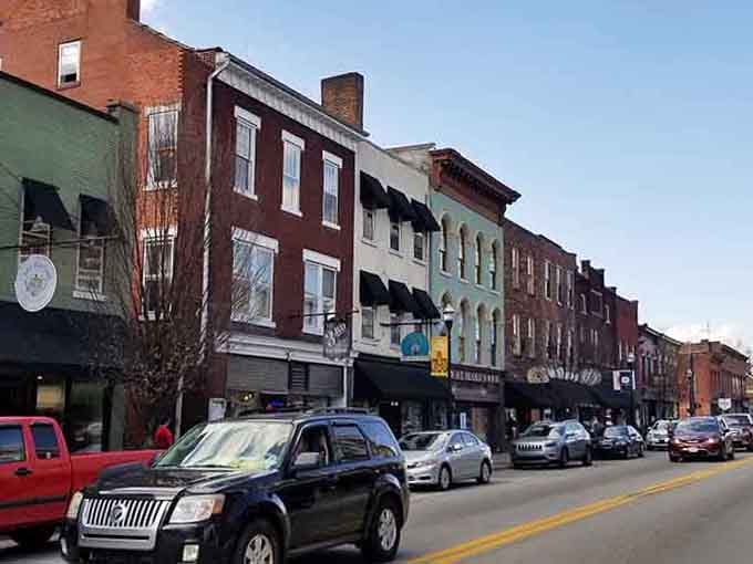 Bardstown's downtown streetscape is the kind of place that makes you want to cancel your afternoon plans immediately.