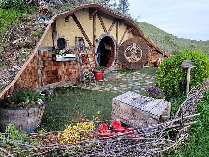 Tucked into a quiet hillside, this hobbit hole shows that Washington has its own touch of Middle-earth magic.