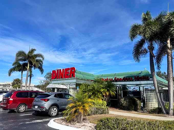 Palm trees, a green-striped roof, and a big red "DINER" sign? Sebring knows how to set the scene.