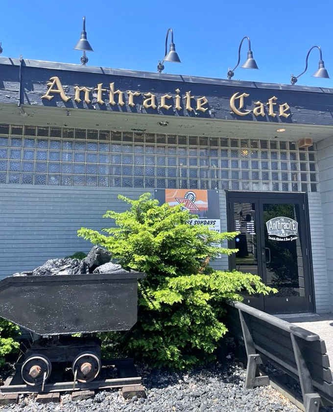 Bright summer skies and a mining cart full of anthracite — this cafe wears its regional pride like a perfectly seasoned cast iron pan.