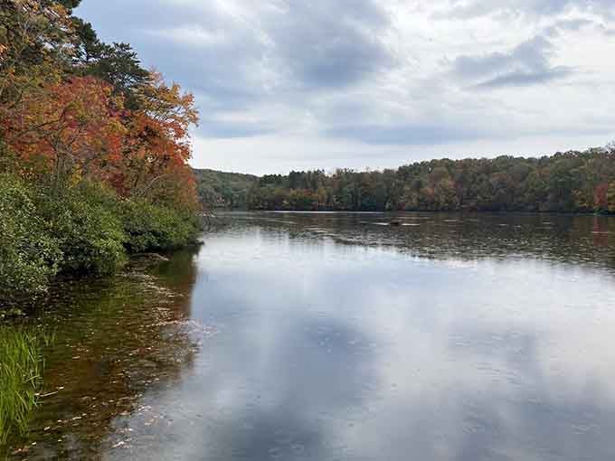 When Holliday Lake mirrors the fiery treetops overhead, you'll wonder why you ever stayed home on weekends.