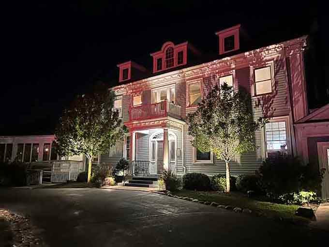 Lit up against the night sky, Hunt Club Steakhouse has the kind of dramatic presence that makes you feel like the evening is already going somewhere wonderful.