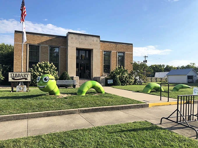 Even the library in Casey plays along. That giant bookworm out front means serious business.