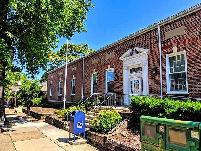 Even the post office in Haddonfield looks like it belongs on a historic walking tour. Seriously.