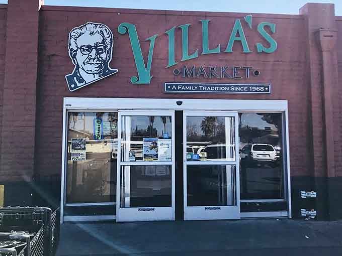 A family tradition since 1968, Villa's Market has been feeding Nogales with pride longer than most of us can remember.