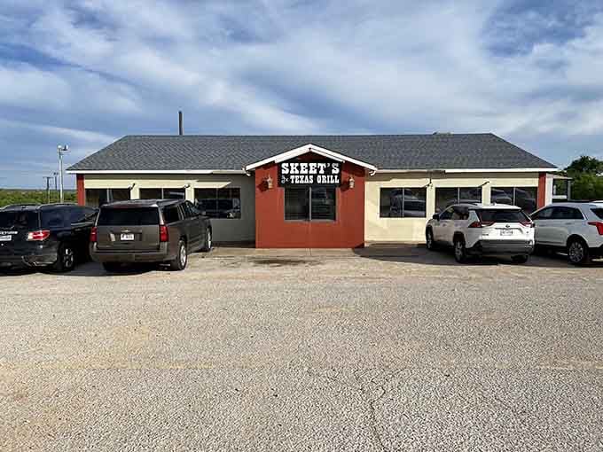 Skeet's Texas Grill looks exactly like the kind of place that serves food your cardiologist would nervously admire.